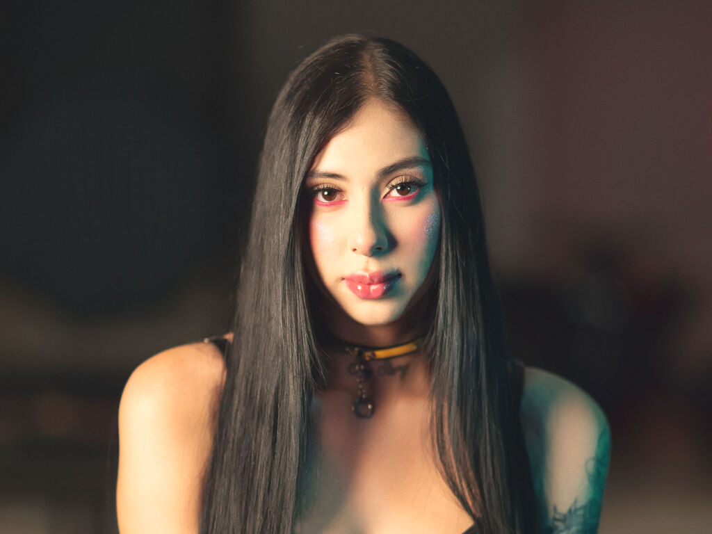 CoralineAdams girl Model on Jas.St