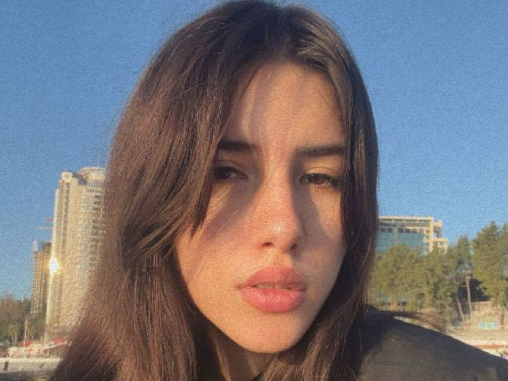 DorisRyan girl Model on Jas.St