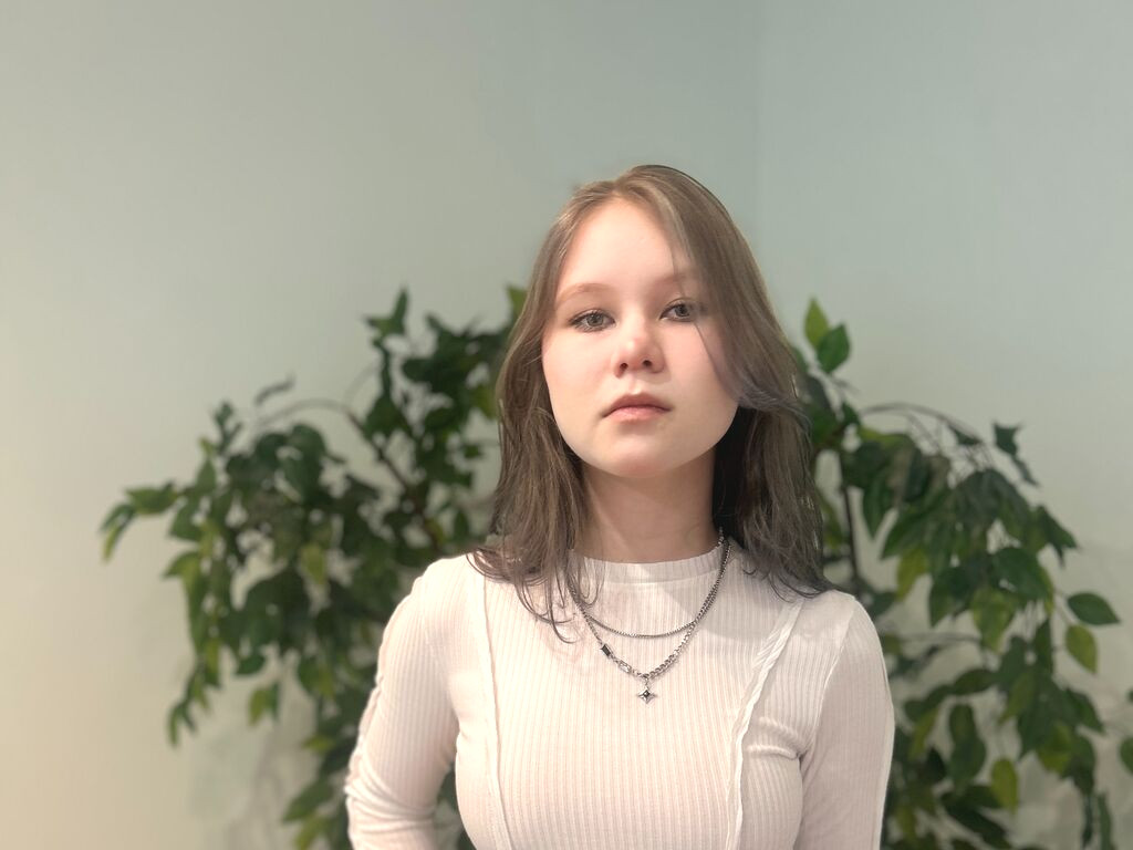 EugeniaAmond girl Model on Jas.St