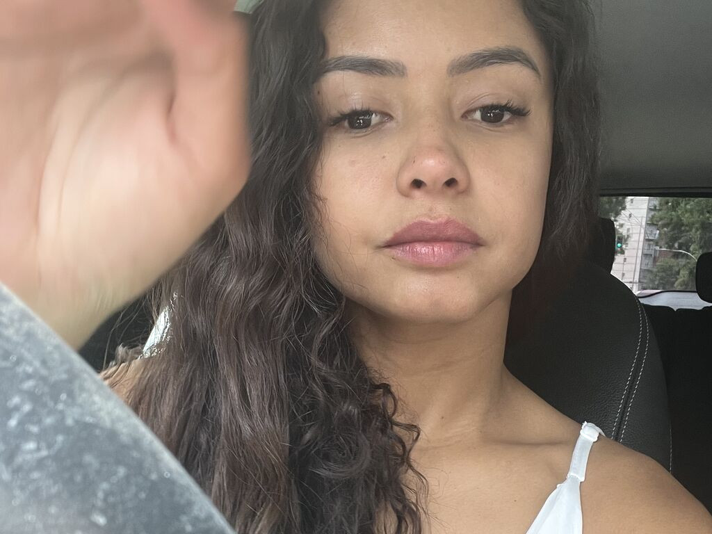 Garas girl Model on Jas.St