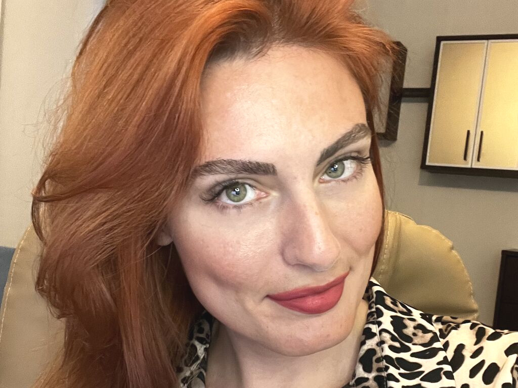 LindaLiony girl Model on Jas.St