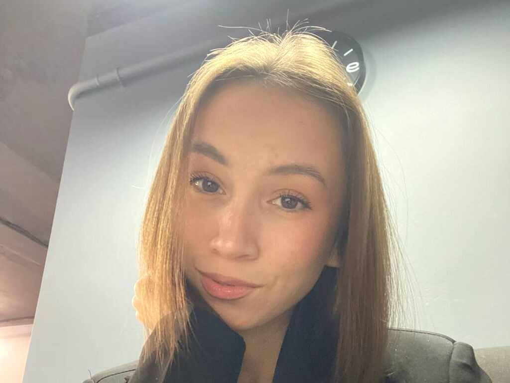 MaxineLibre girl Model on Jas.St